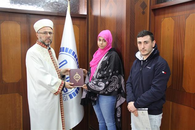 “SARA BAYER VE DARLEEN MARIA RİEHL”, KELİME-İ ŞAHADET GETİREREK ...