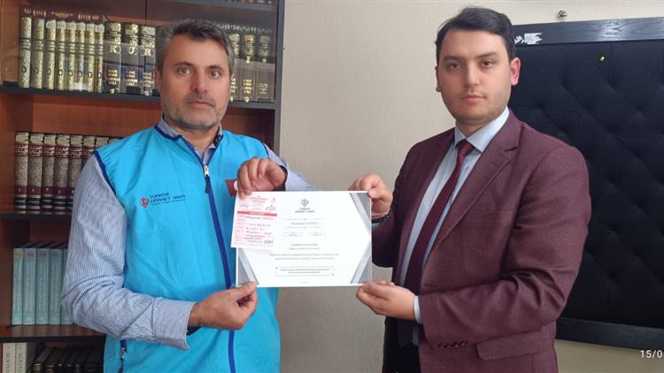Gerger İlçe Müftüsü Muhammet Gedikli, kurban vekaletini Türkiye Diyanet ...