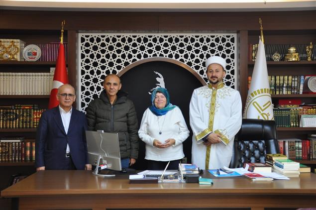 ALMANYA VATANDAŞI ANNELİE MARTHA 76 YAŞINDA MÜSLÜMAN OLDU