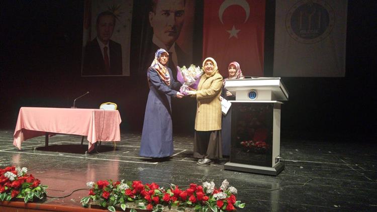 Doç. Dr. NURAN DÖNER’DEN KADINLAR GÜNÜNDDE KONFERANS