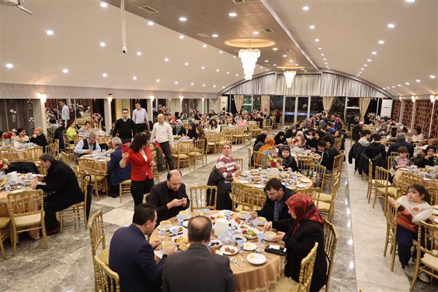 İLÇEMİZDEKİ YETİMLERE İFTAR PROGRAMI
