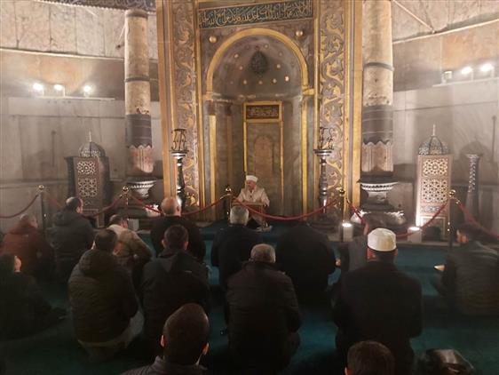 Beylikdüzü İlçe Müftüsü Kadir Koçak bu akşam teravih namazı öncesi ...