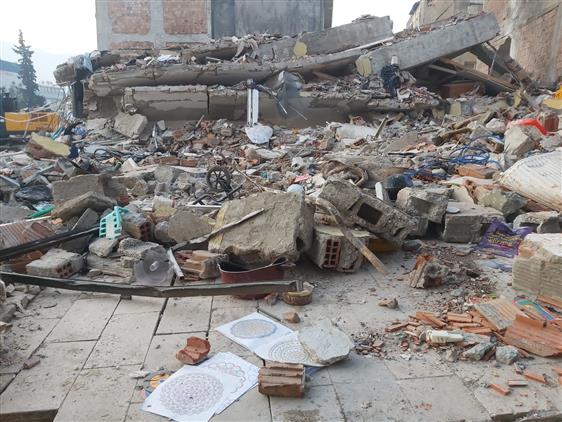 BEYLİKDÜZÜ MÜFTÜLÜĞÜMÜZ PERSONELİ DEPREM BÖLGESİNDE DEPREMZEDE ...