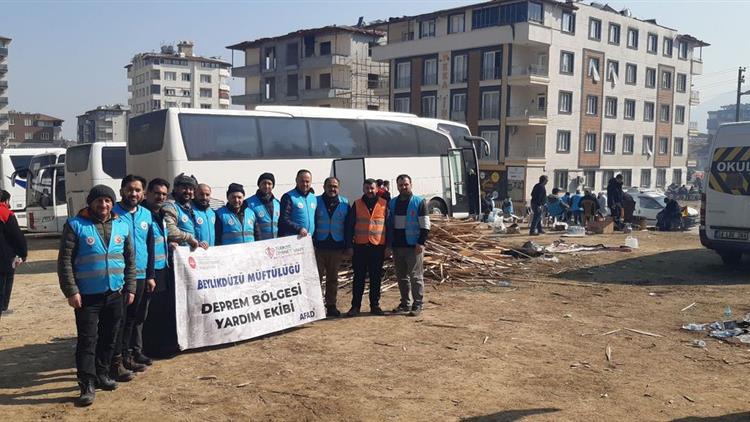 BEYLİKDÜZÜ MÜFTÜLÜĞÜMÜZ PERSONELİ DEPREM BÖLGESİNDE DEPREMZEDE ...