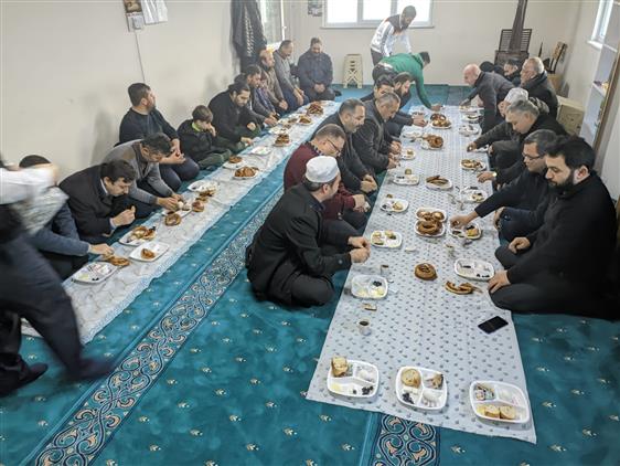 İsmetpaşa Mah. Hz. Fatıma Camii’nde Sabah Namazı Buluşması Düzenlendi İsmetpaşa Mah. Hz. Fatıma Camii’nde Sabah Namazı Buluşması Düzenlendi